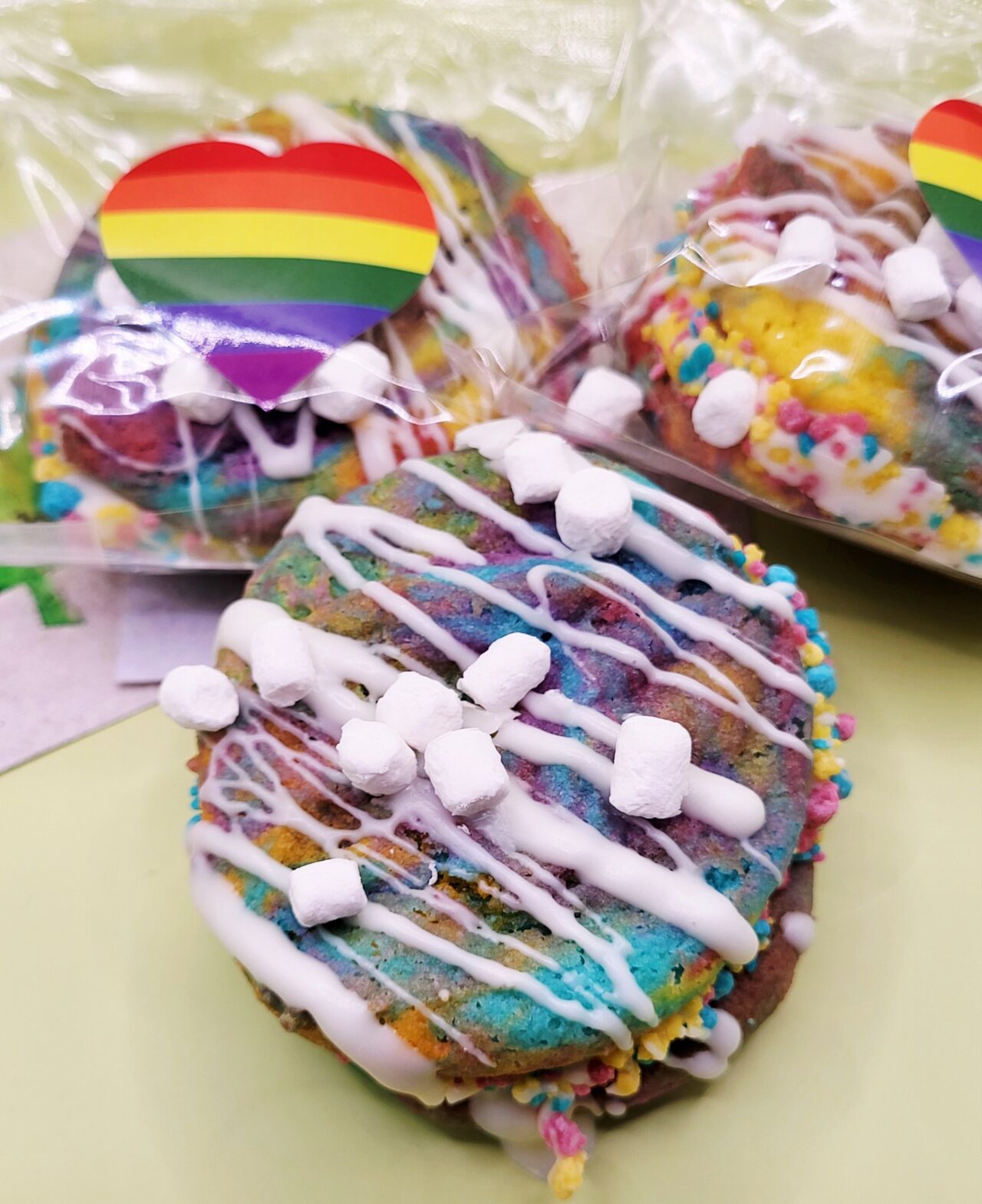 Pride sandwich cookie 100mg! – Cannabliss Creations Inc.